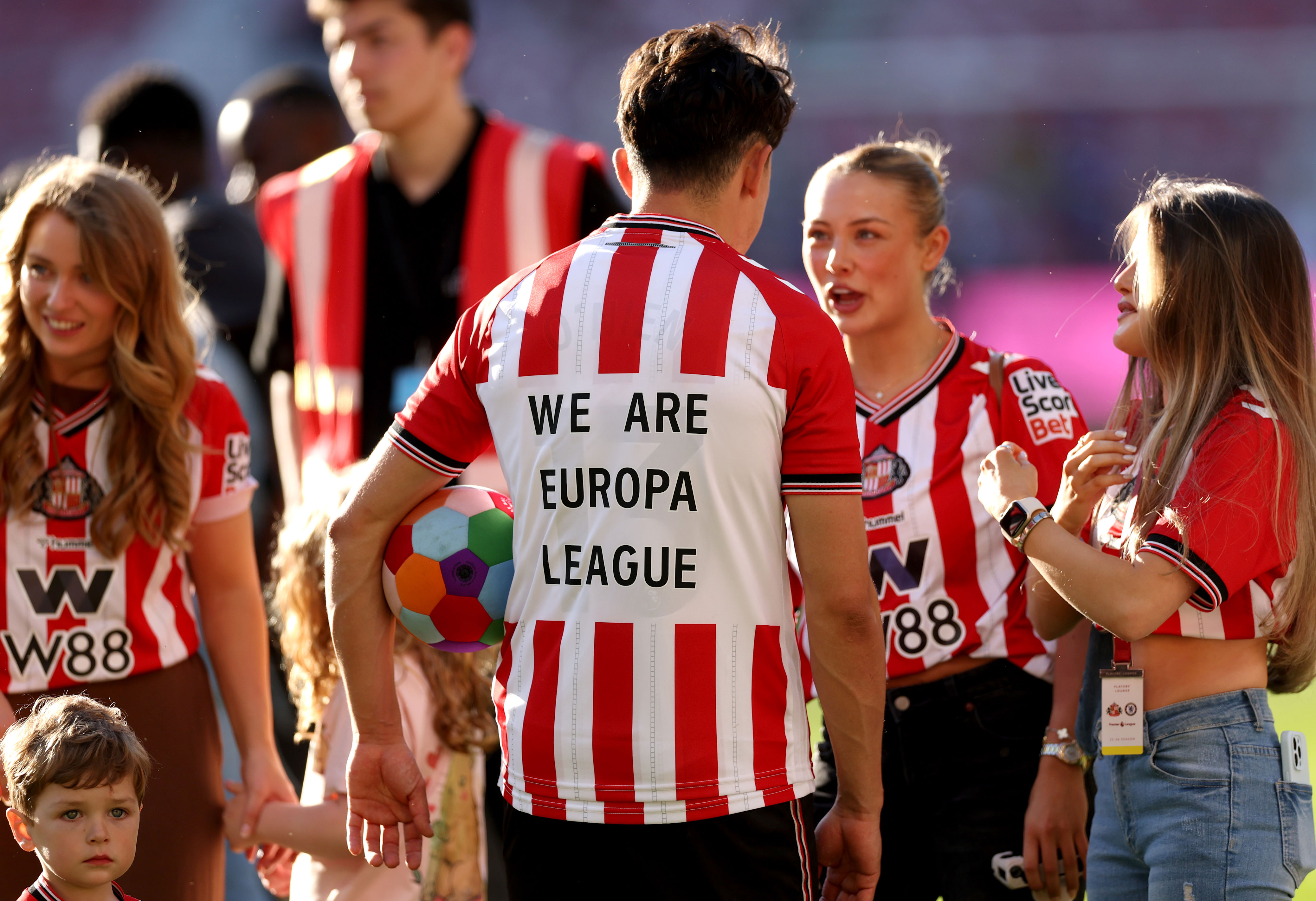 Luke O’Nien spotted with Dan Neil and Lynden Gooch after Gary Rowell ...