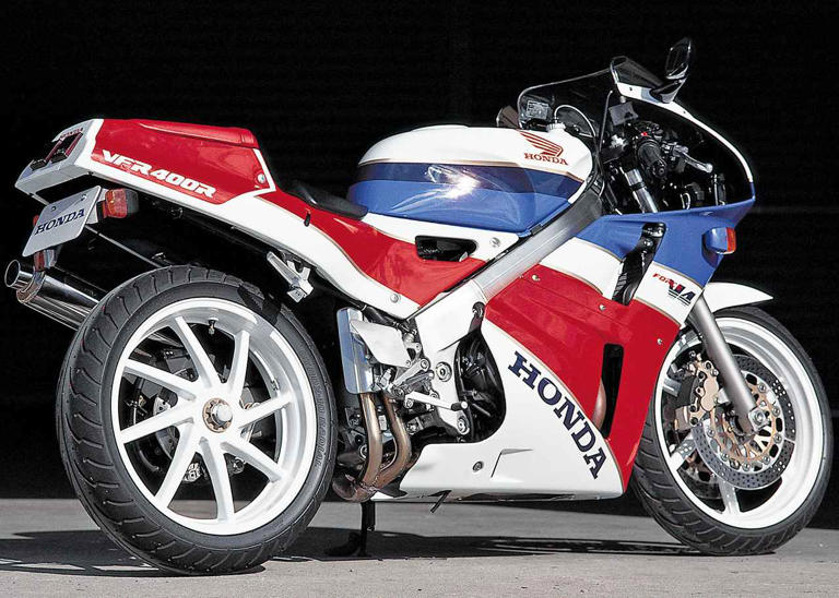 【400ヒーロー列伝・V4編】ホンダ「VFR400R」（1993）「RVF」（1994）