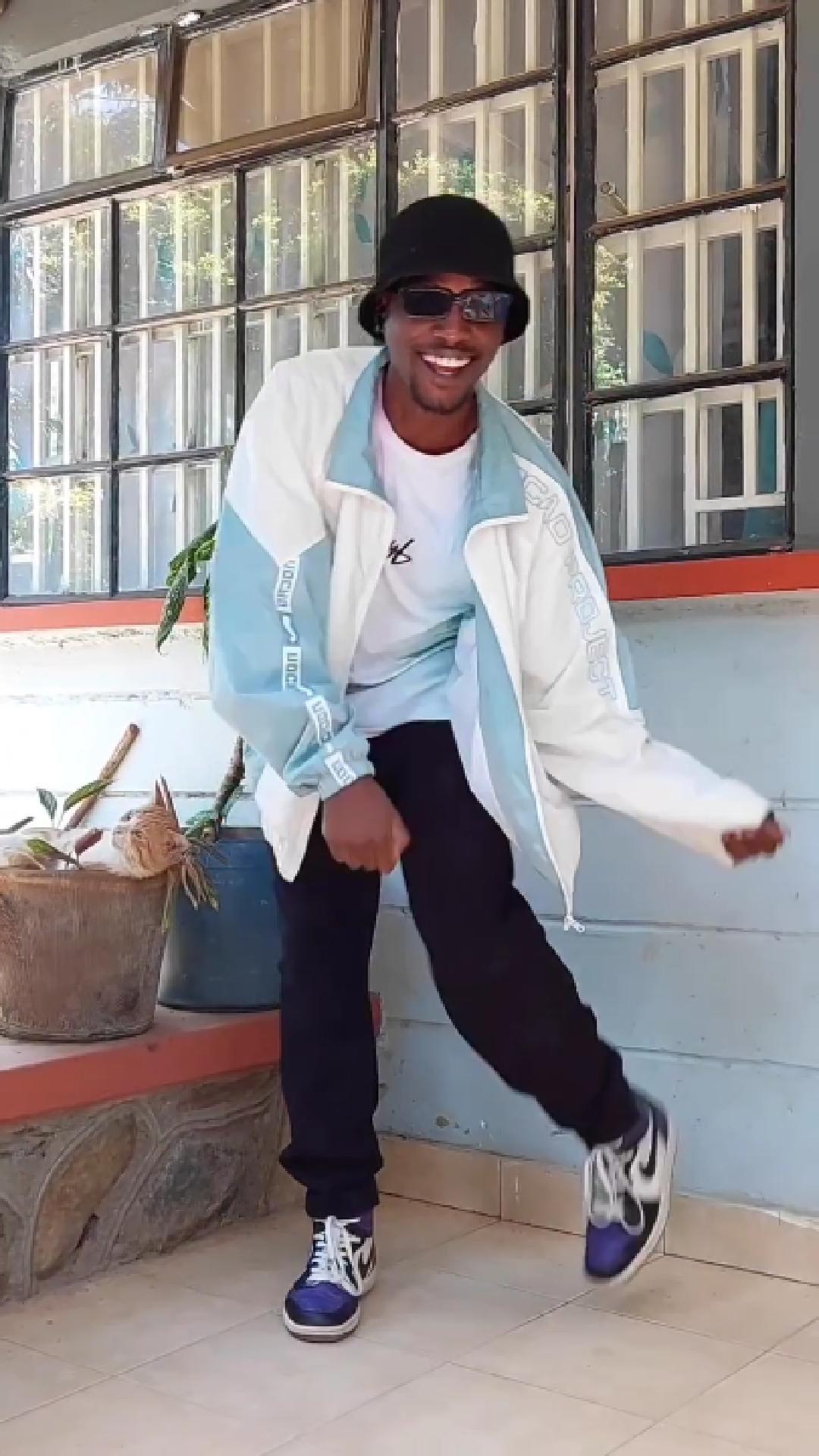 How dancers get that smooth 'wavy' movement everyone notices