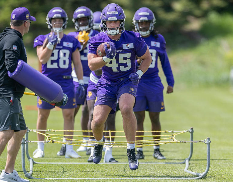 Drafted to replace CJ Ham, Vikings rookie fullback Max Bredeson knows ...