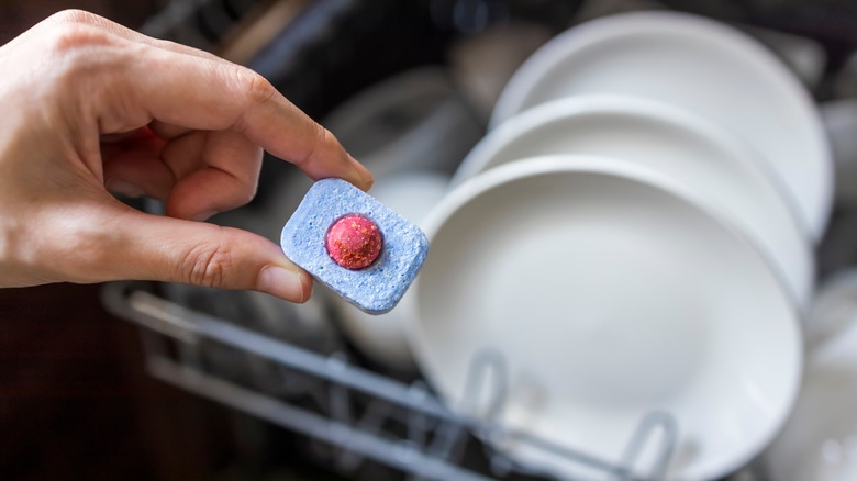 16 hacks for cleaning your oven and keeping it spotless