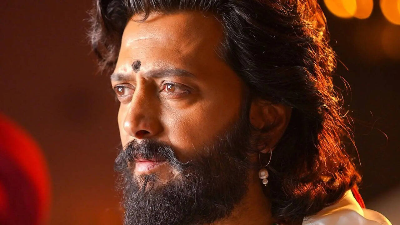 Raja Shivaji 100 not out! Riteish Deshmukh's historical drama crosses ...