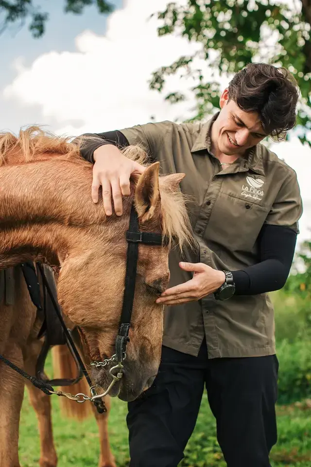 Cval podél sopky a tajné lázně. Kostarika nabízí ráj, kam noha běžného ...