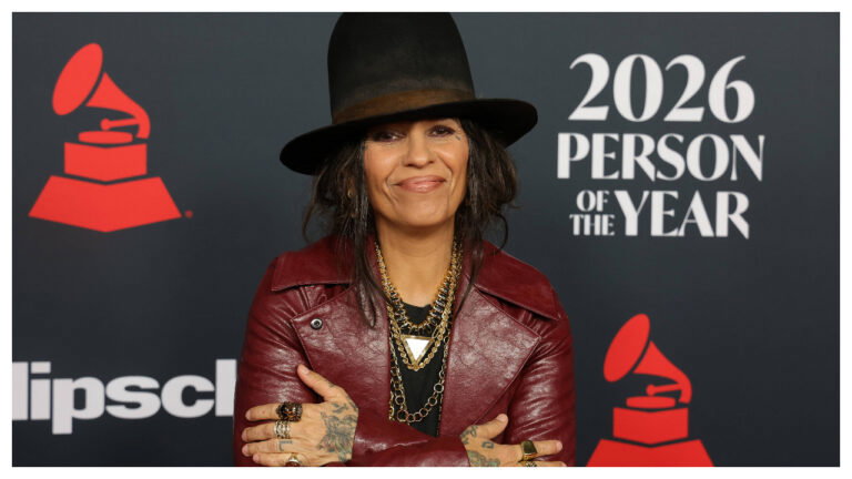 Songwriter Linda Perry vertelt over haar twijfels over Christina ...