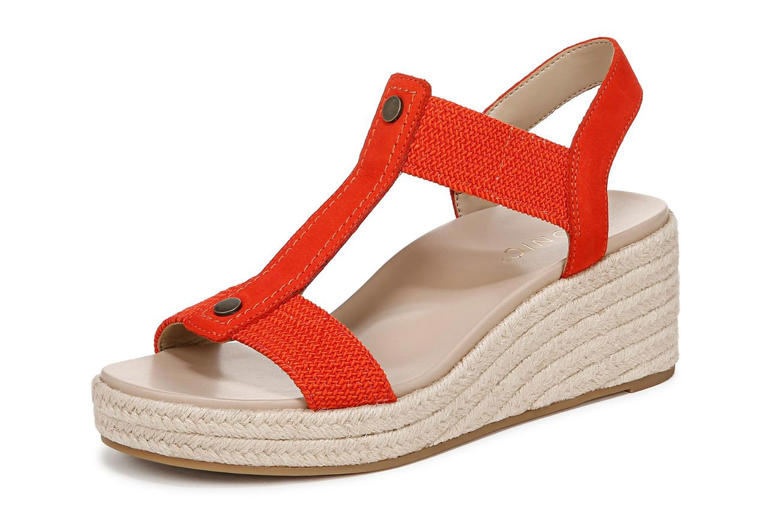 15 podiatrist-approved shoes from the brand Oprah loves that are up to ...