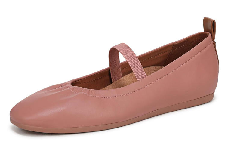 15 podiatrist-approved shoes from the brand Oprah loves that are up to ...