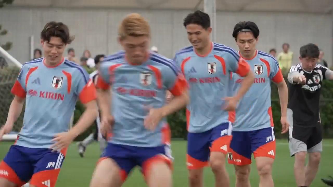 Samurai Blue begin World Cup preparations in front of hundreds of fans