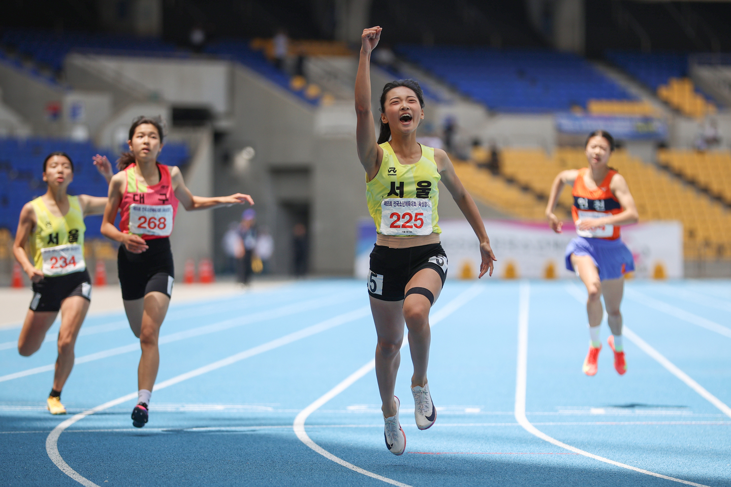 Fourteen-year-old sprinter phenom breaks 200-meter record, sets sights ...