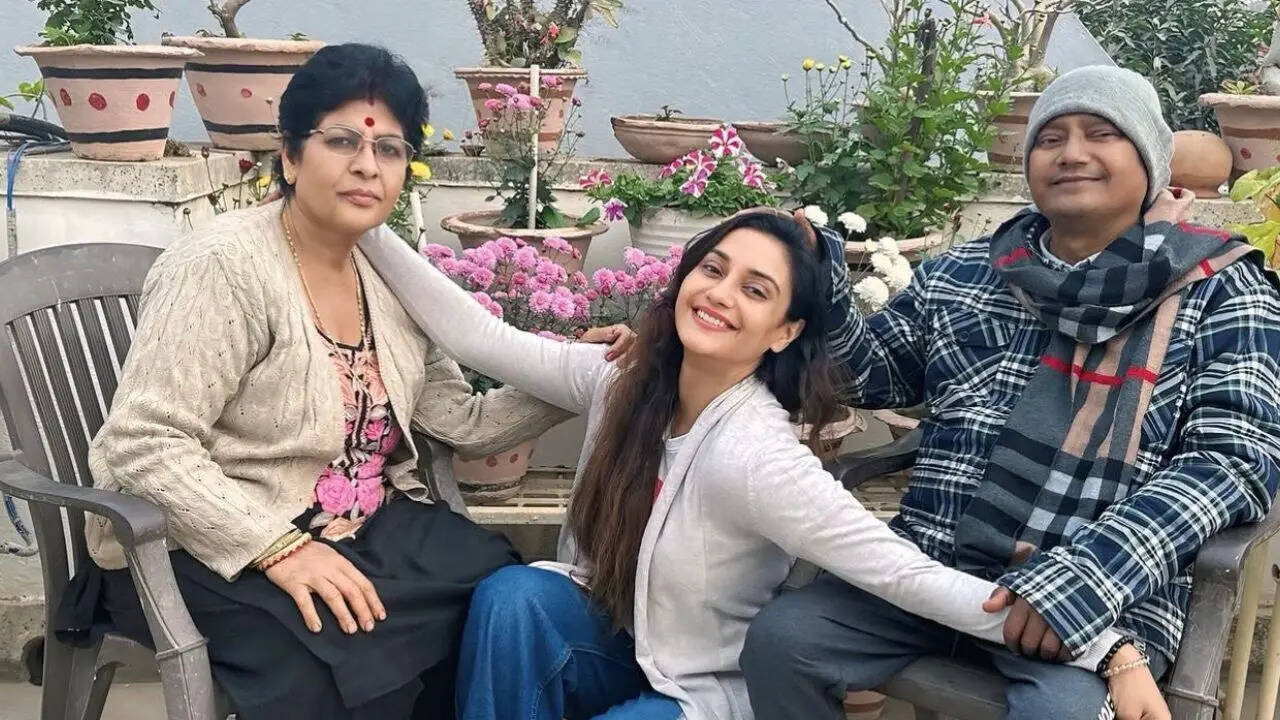 Actress Rati Pandey’s father passes away after battling kidney ailment ...