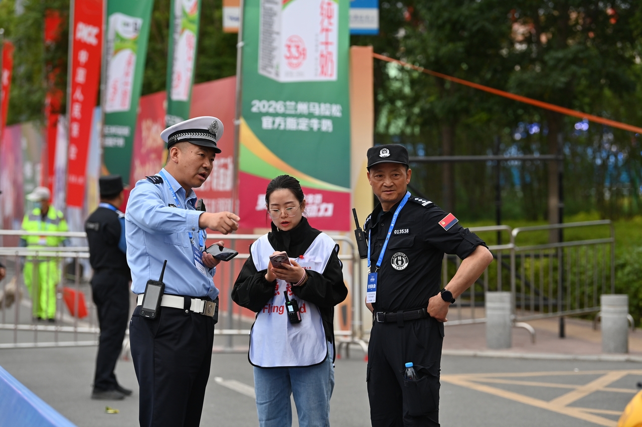 独家：2026兰州马拉松鸣枪开赛 3.3万名跑者竞逐黄河之滨