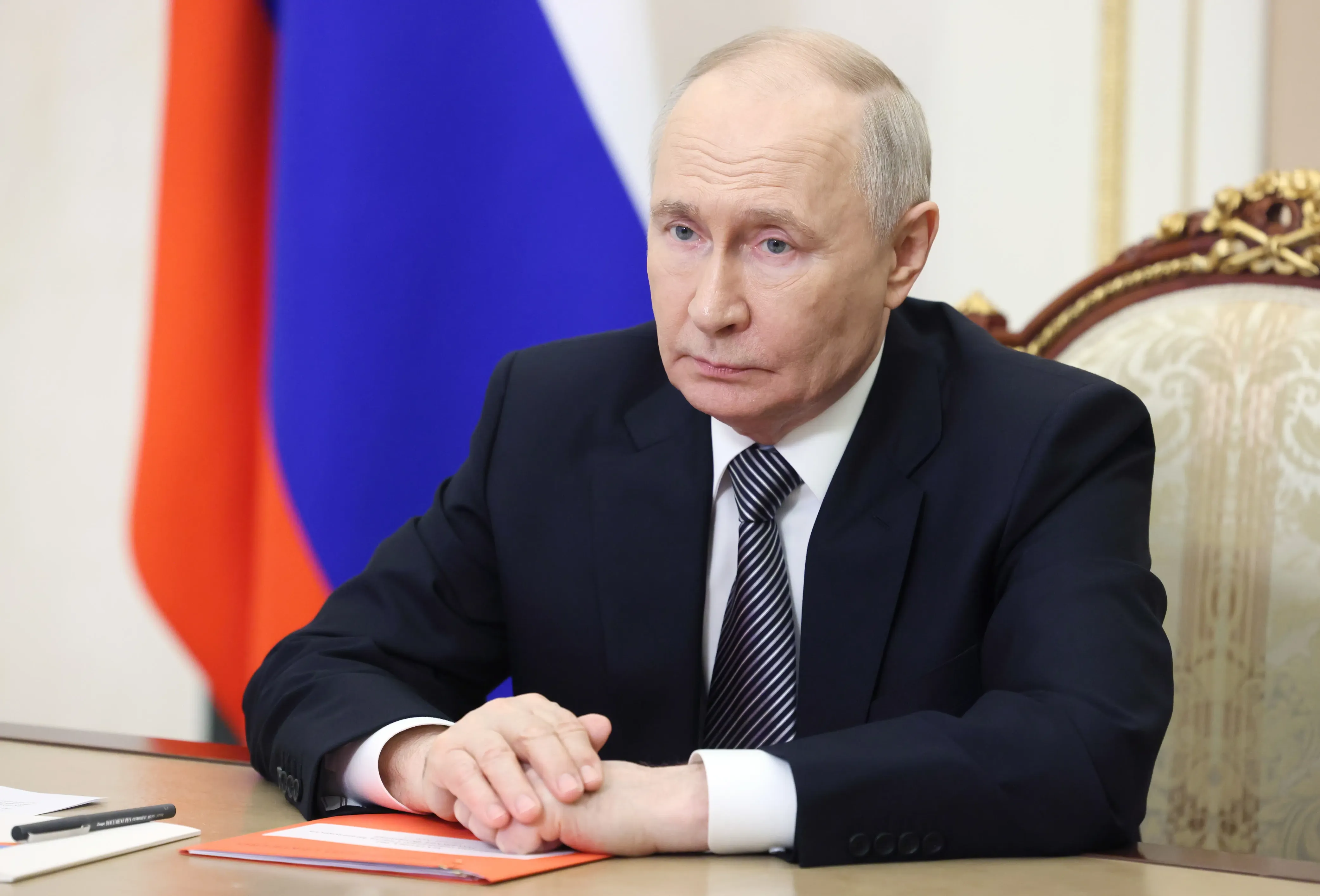 Krigskassen skrumper: Putin sælger guld for milliarder