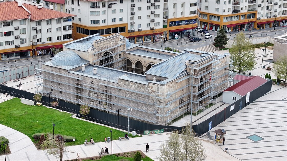755 yıllık Buruciye Medresesi restorasyonla geleceğe taşınıyor