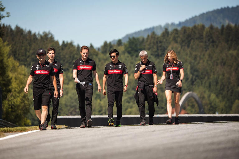 How do F1 drivers learn each track?