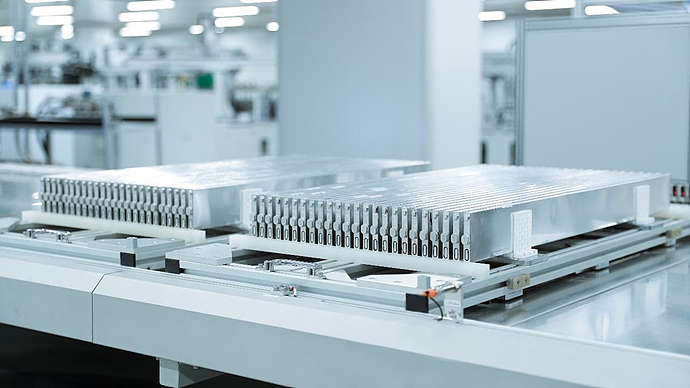 BYD’s blade battery looks brilliant on paper—until someone tries to ...