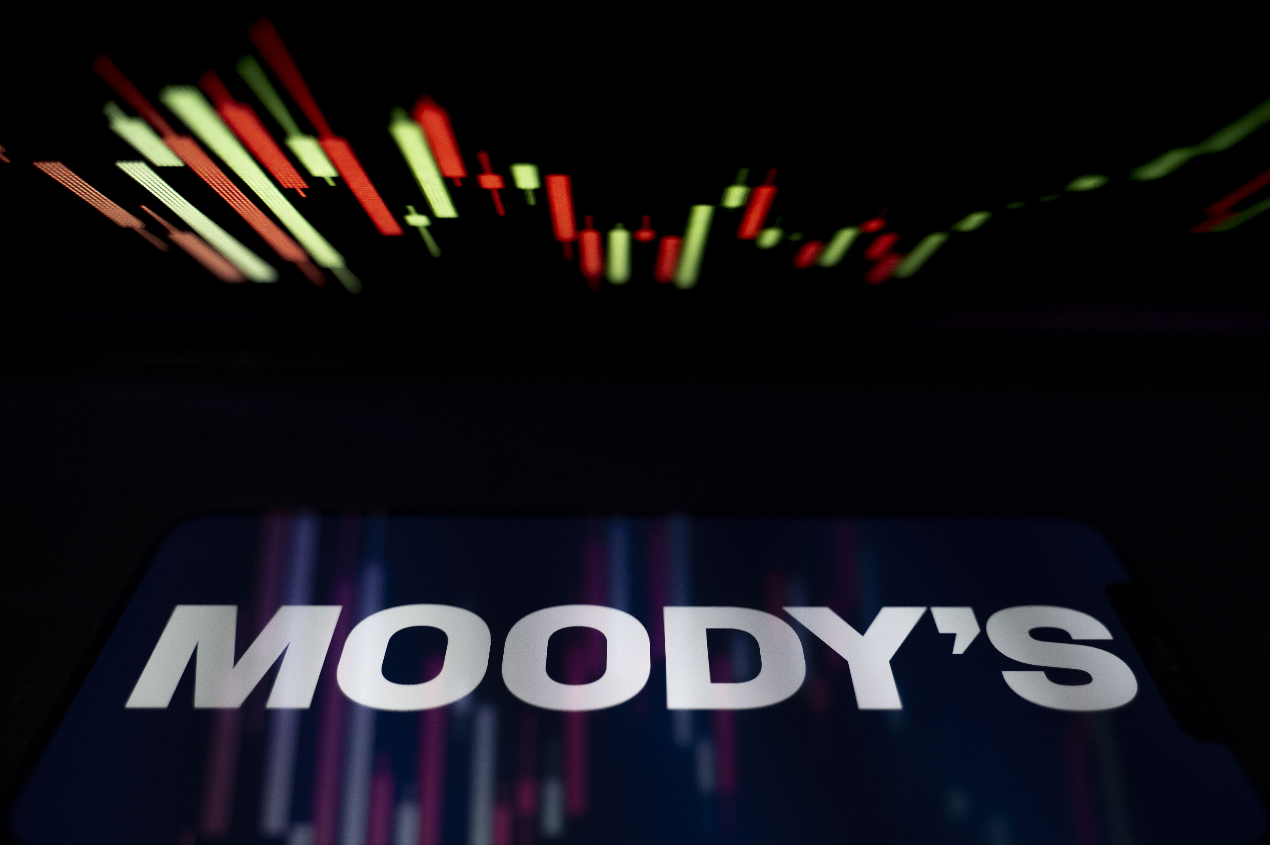Moody's turns positive SA credit outlook