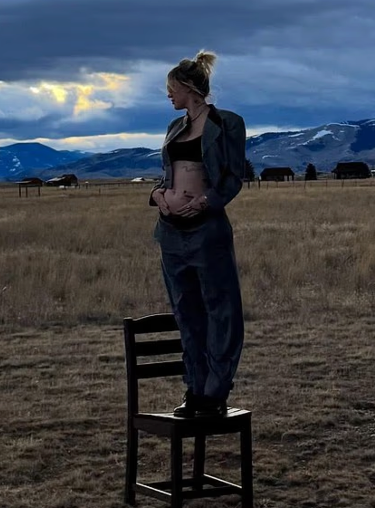 Rory Culkin welcomes first child with girlfriend as couple reveal baby ...
