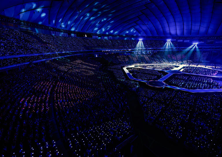 Seventeen's Japan fan meets tip the scales at 180,000 Carats