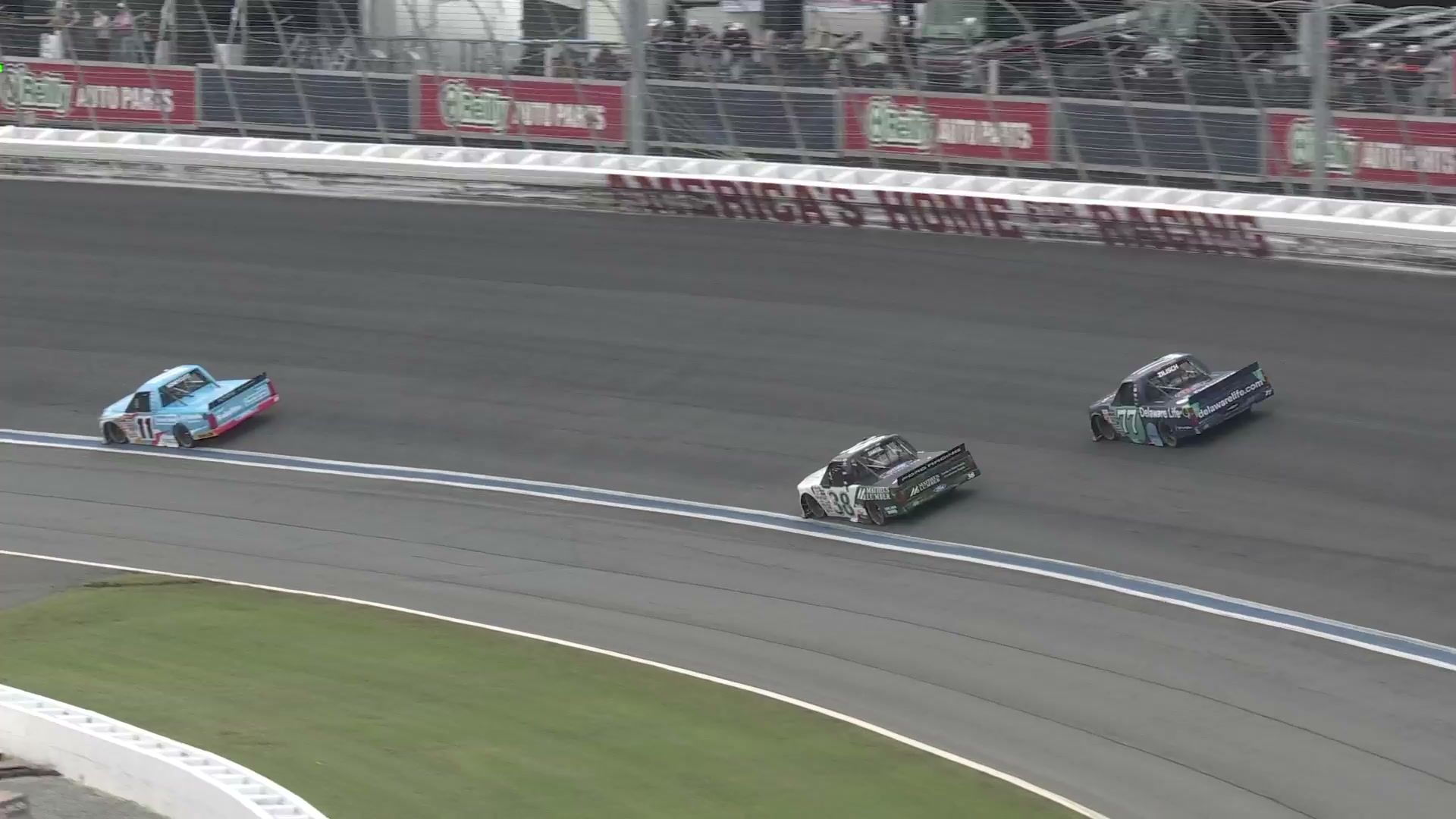 Smith wrecks after battle with Zilisch