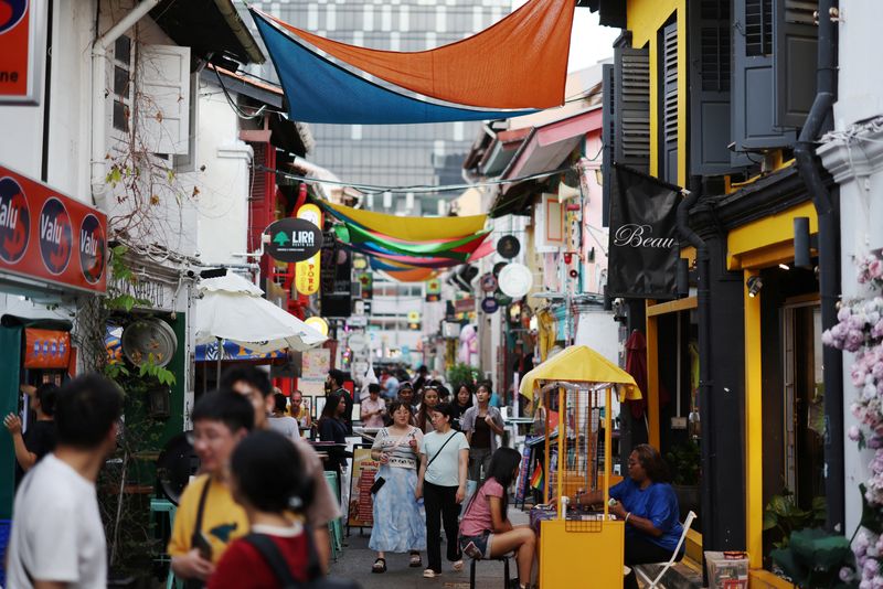 Singapore core inflation at 1.4% on year in April, lower than expected