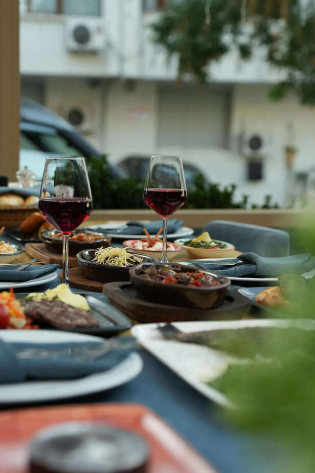 Supper Clubs: India's New Answer to Digital Fatigue