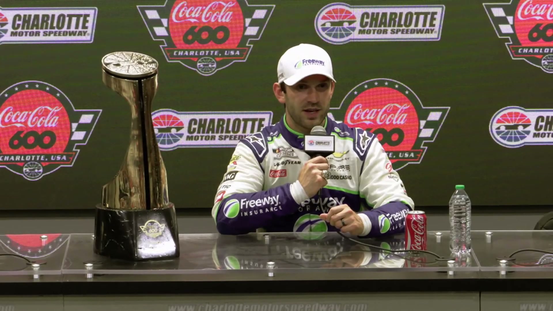 Suárez on heavy pre-race moment: 'There were so many emotions'