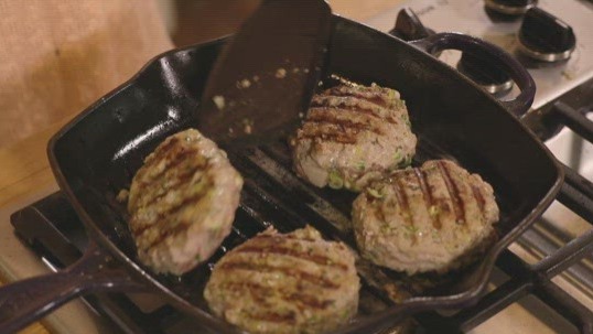 Turkey burgers don’t have to be bland! One ingredient can make a huge ...