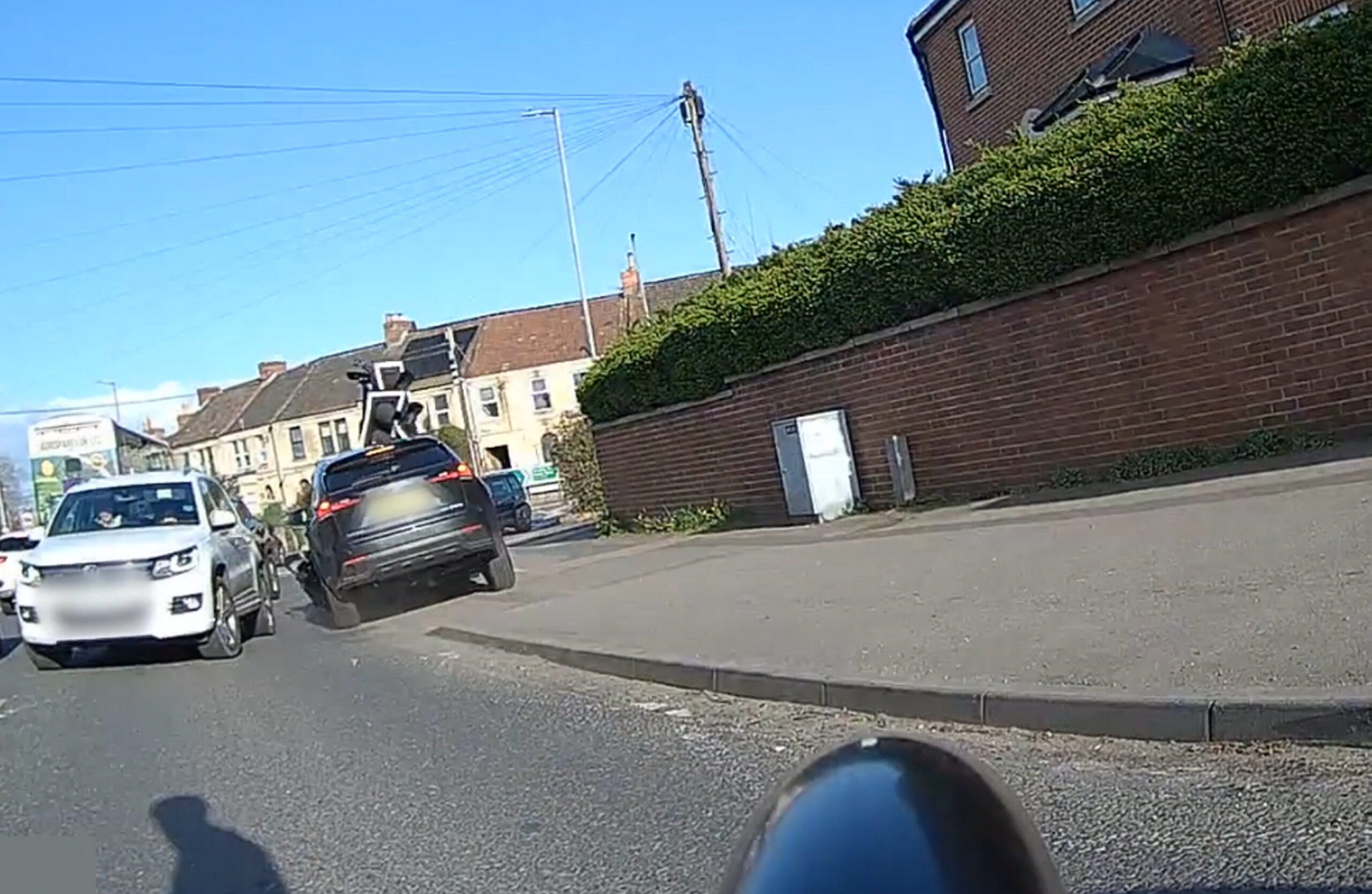 Drunk driver crashes into traffic lights after hitting cars