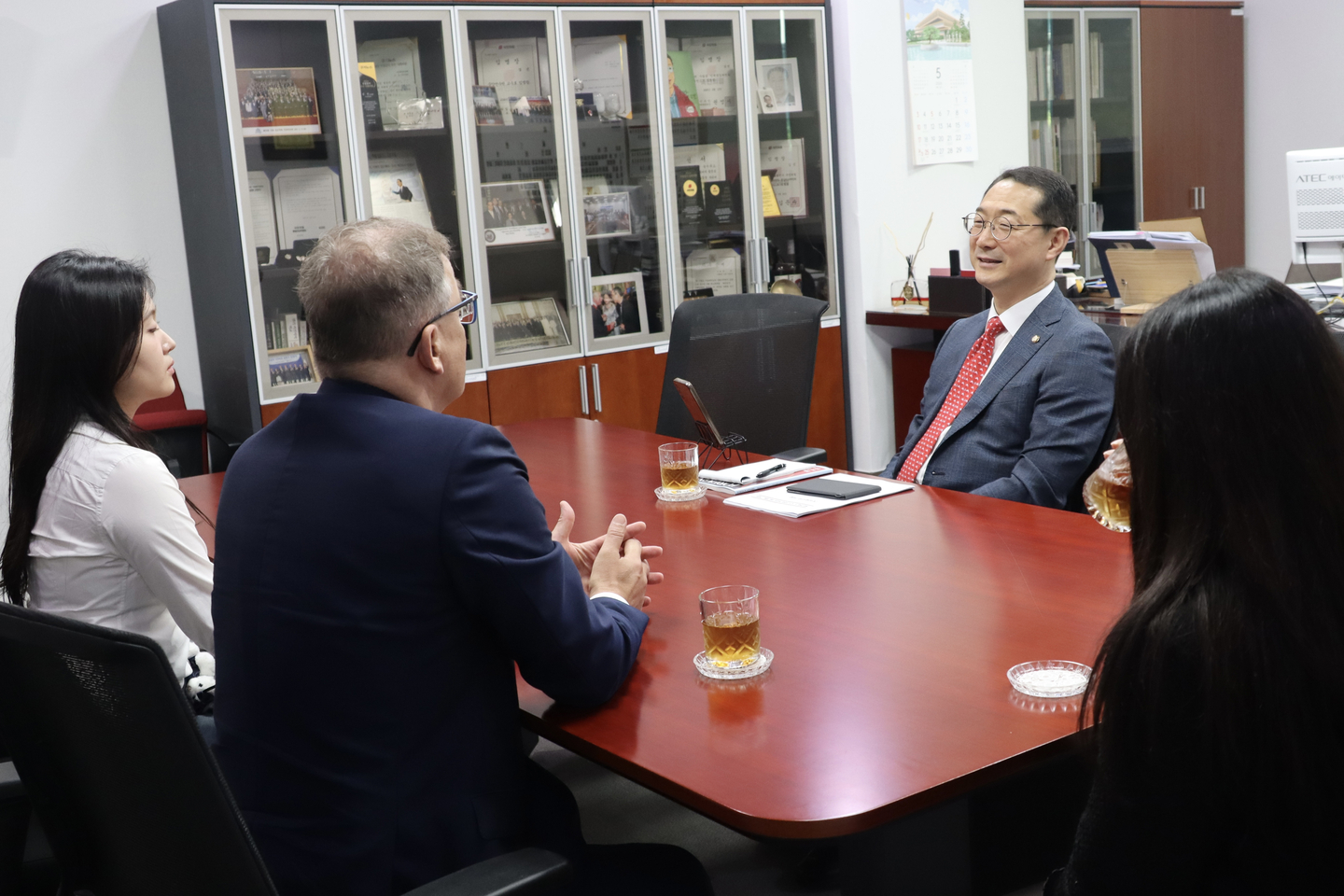 Czech Embassy's 'A Day with Ambassador' program gives Korean student ...