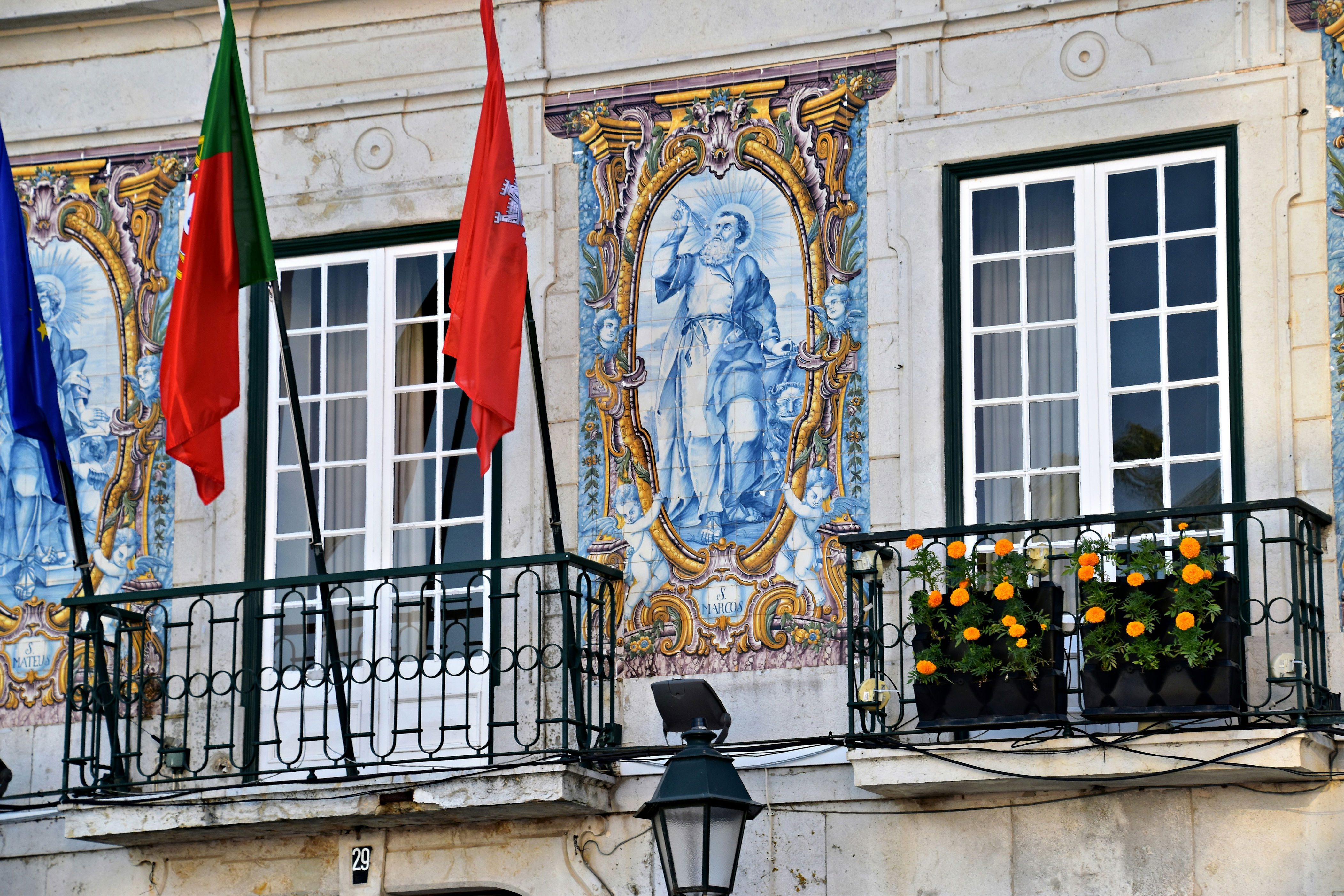 Residency in Portugal for non-EU citizens: visas, requirements and routes