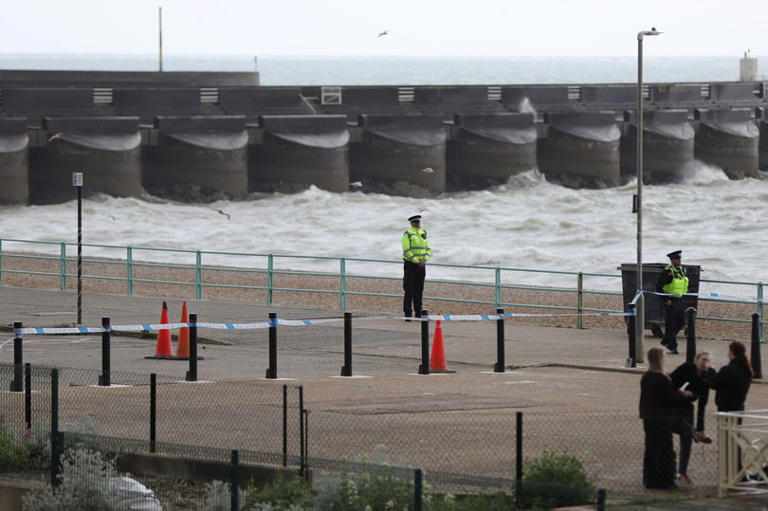 Women pulled from sea at Brighton beach 'aged between 20 and 30' as ...