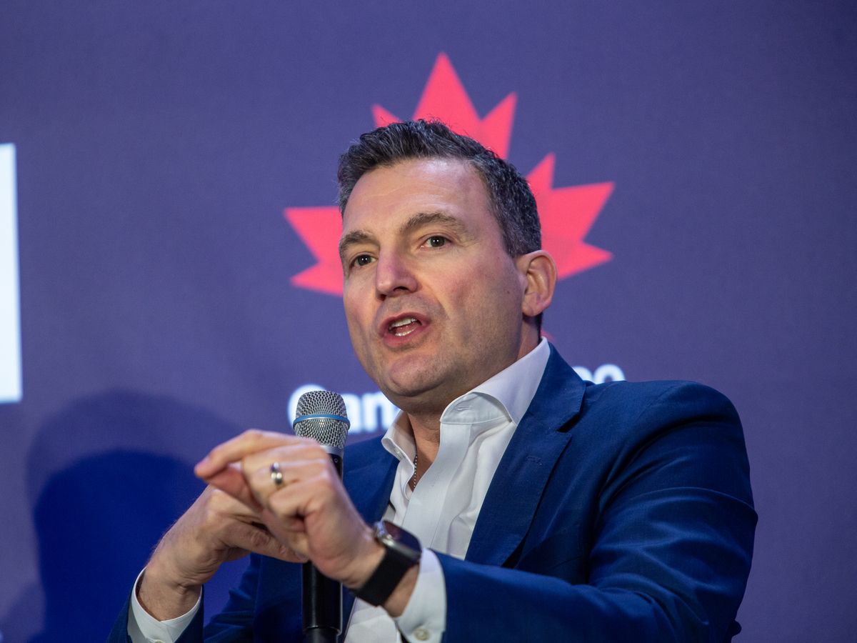 Canada on track for a top 10 AI supercomputer, Solomon says