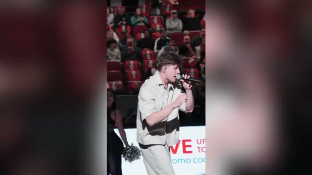 Justin Trudeau’s son Xavier delivers performance at basketball game