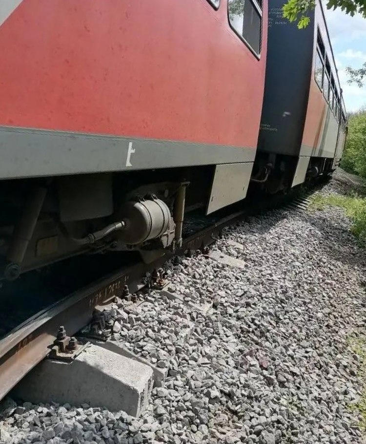 Russian fighter jet drops bomb near Russia's Belgorod, derailing train