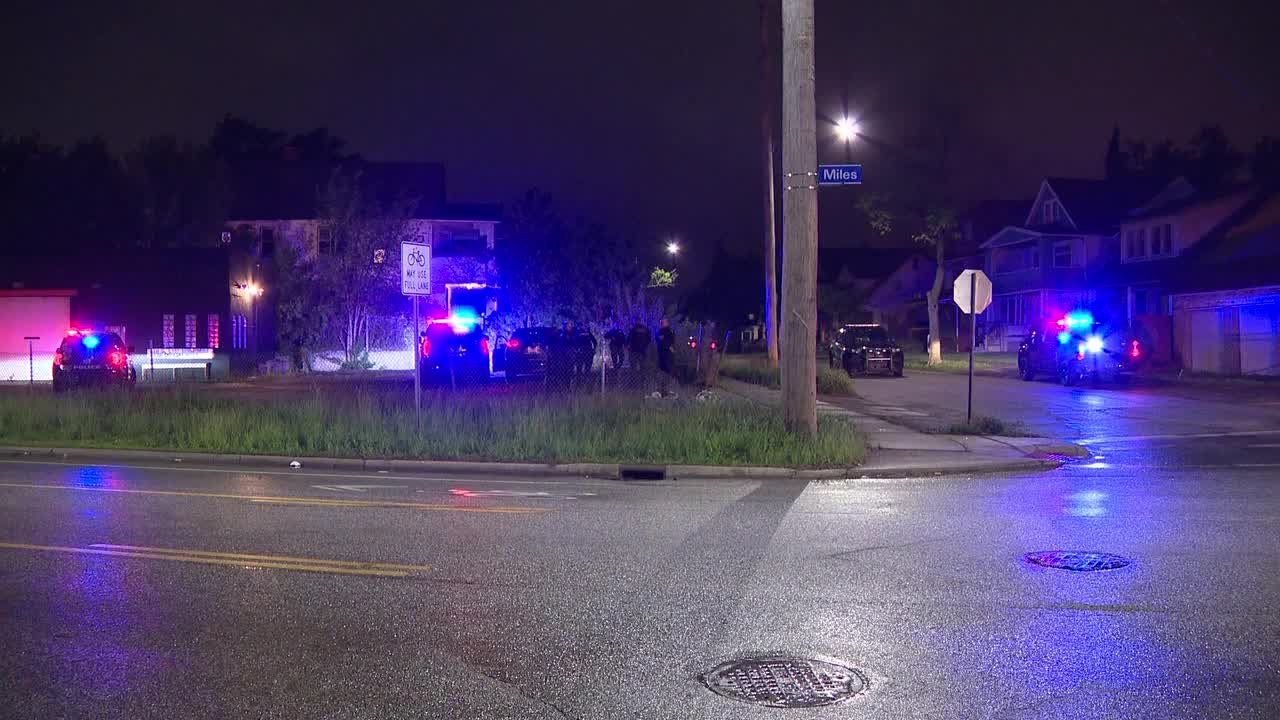Suspect at large after Garfield Heights chase, crash