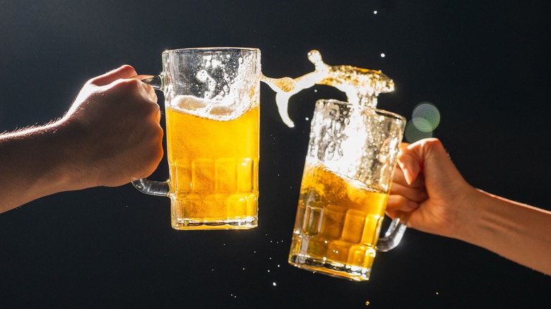 13 cocktail bar red flags that should send you running
