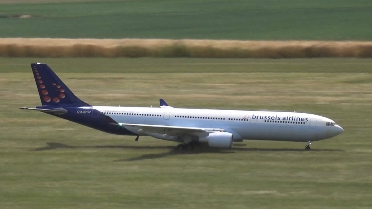 Watch this massive RC airliner take to the sky - "You forget it's a model"