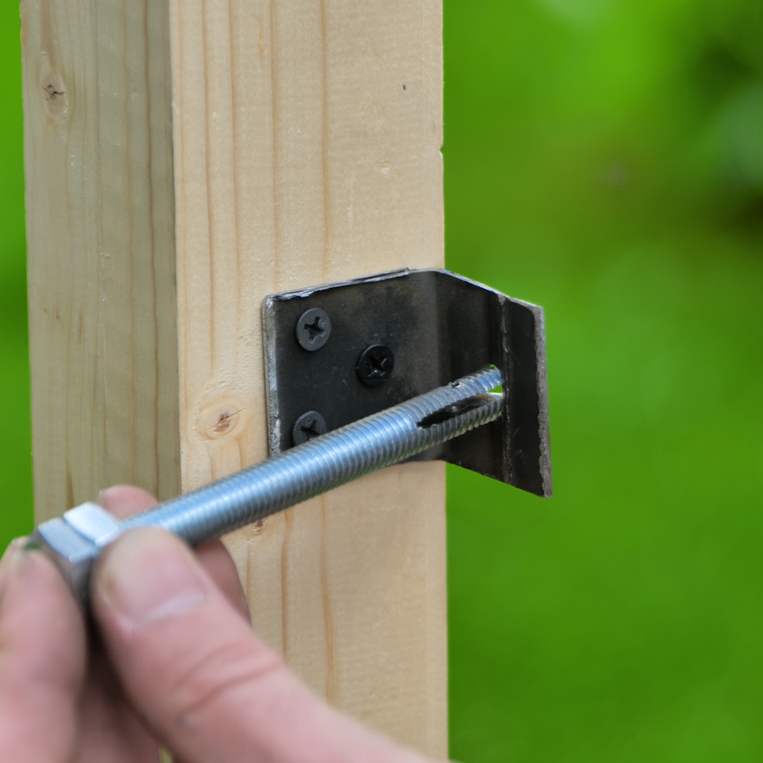Make your fence stronger with this tension trick! 🛠️