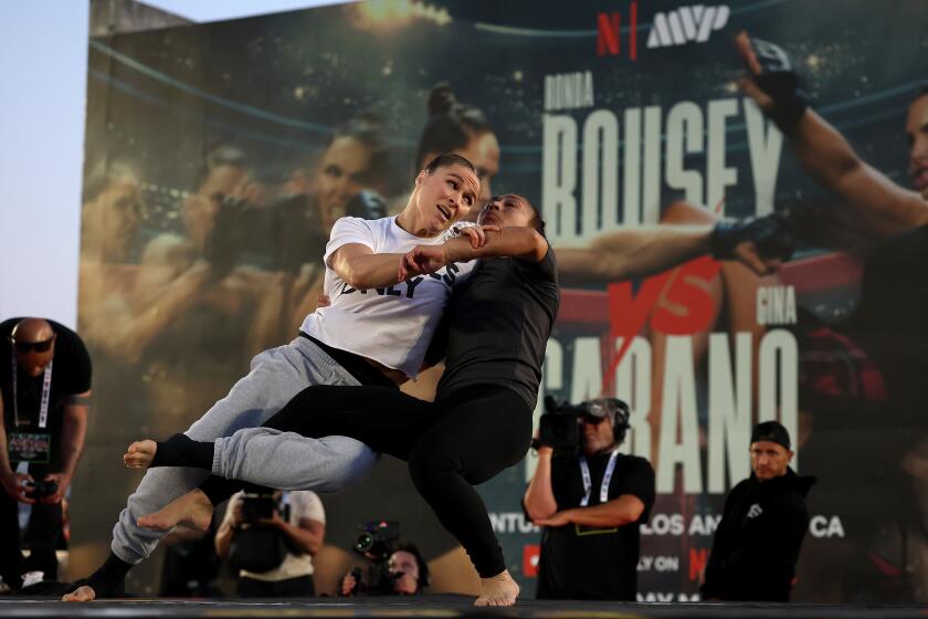 Ronda Rousey y Gina Carano se enfrentan en lo que será una prueba de ...