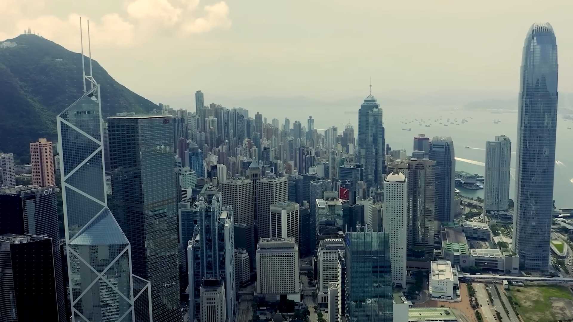 This $2 billion NYC tower was supposed to be luxury - residents call it ...