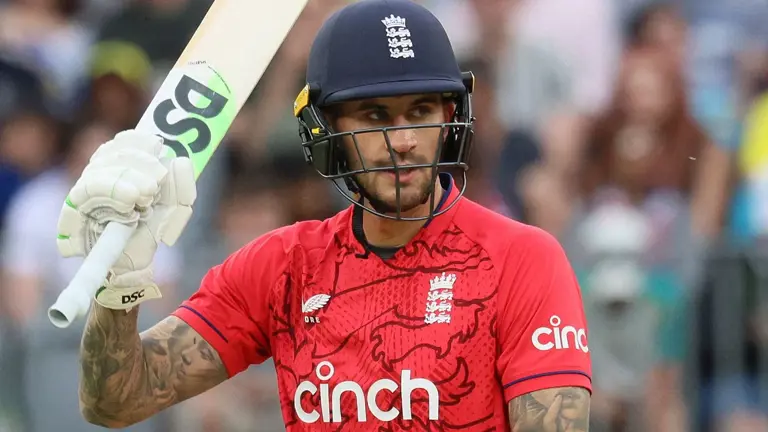 Top 5 fastest batters to complete 14,000 T20 runs ft. Virat Kohli