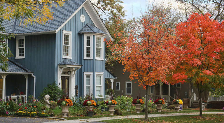 Home-flipping profits are cratering: It hasn't been this bad since the ...