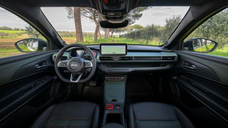 2027 Jeep Avenger gets new gas engine, keeps the manual gearbox
