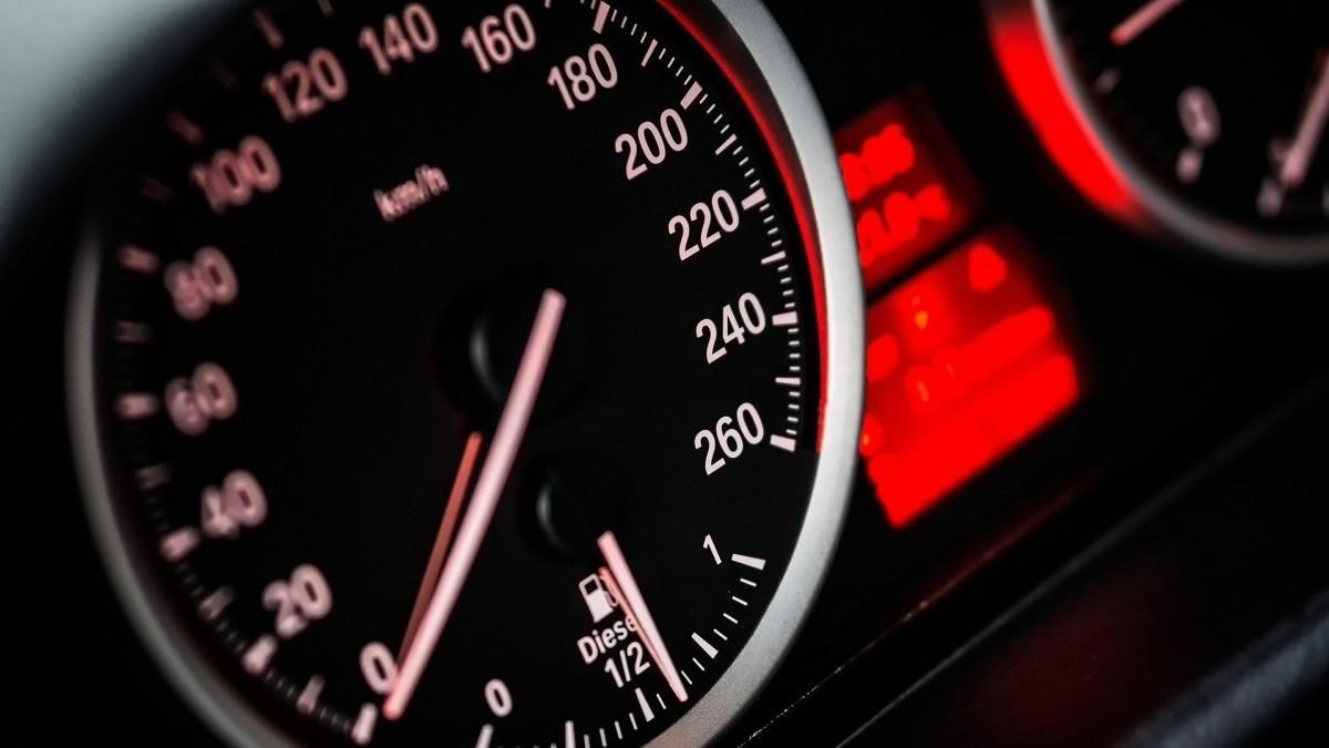 La DGT no tiene dudas: esta es la velocidad exacta para gastar menos ...