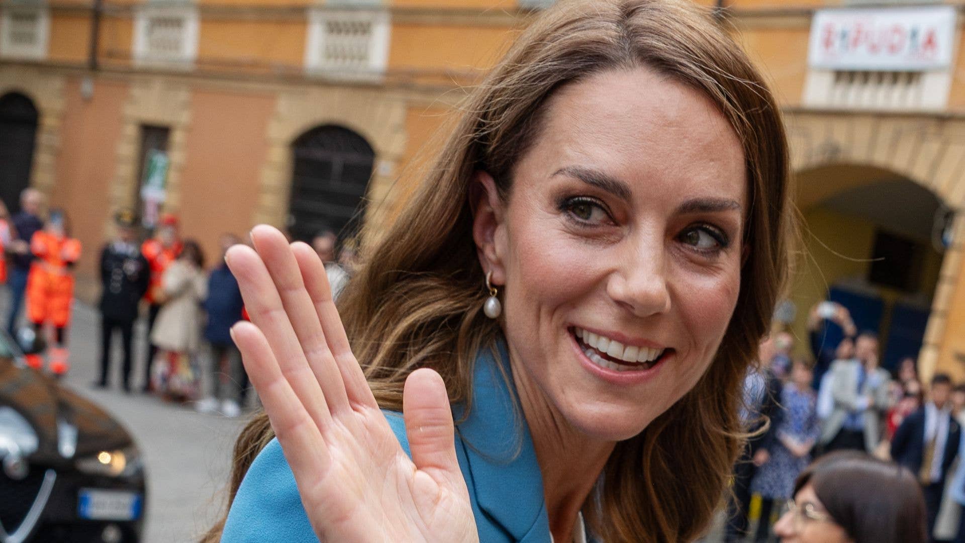 Did Princess Kate suffer the same faux pas Queen Camilla did 2 weeks ago?