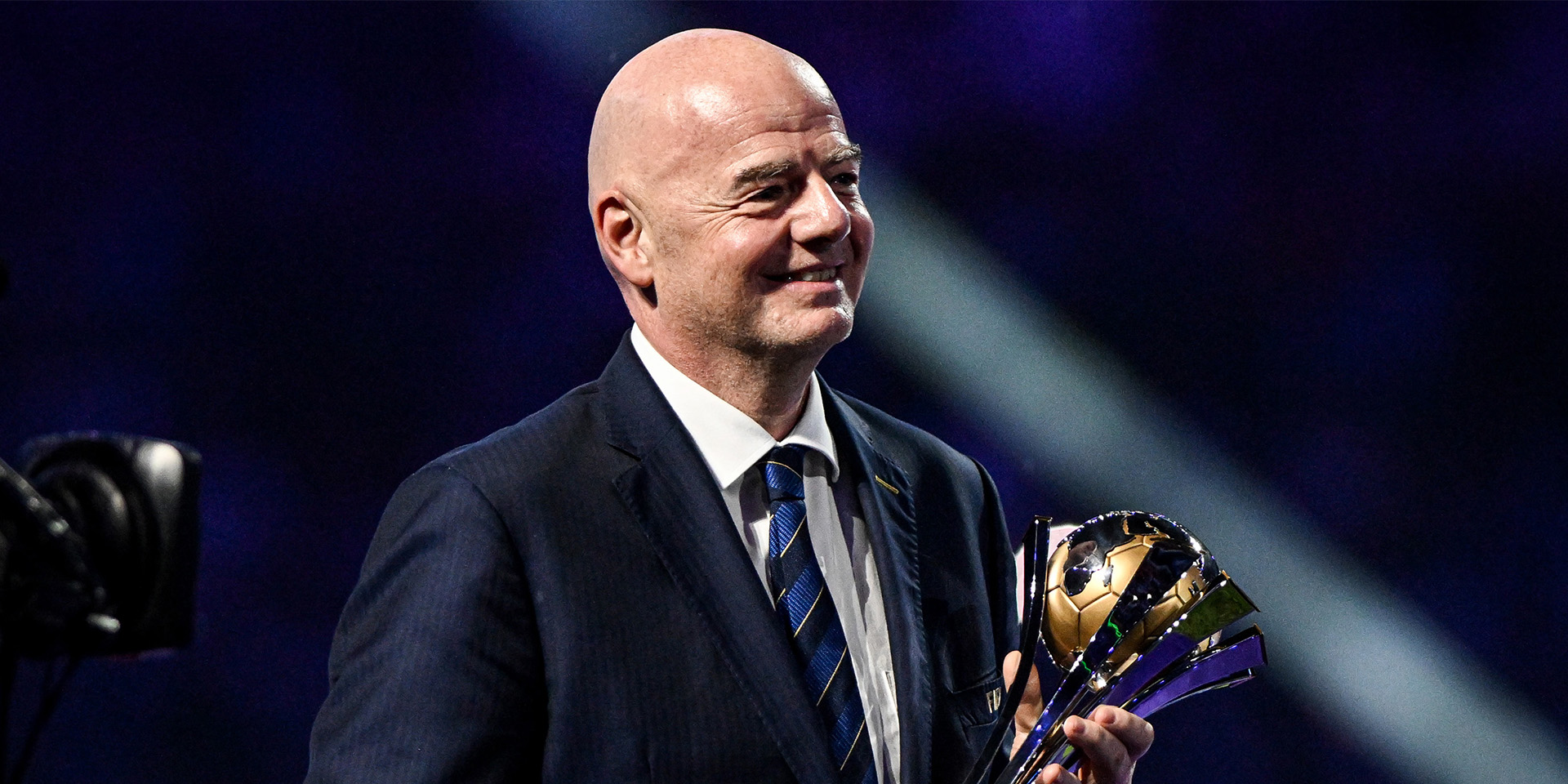 FIFA heeft nieuwe manier van geld verdienen: fans betalen voor naam op ...