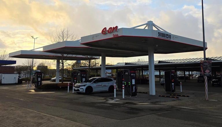 EON nimmt vier neue Deutschlandnetz-Ladeparks in Niedersachsen in Betrieb