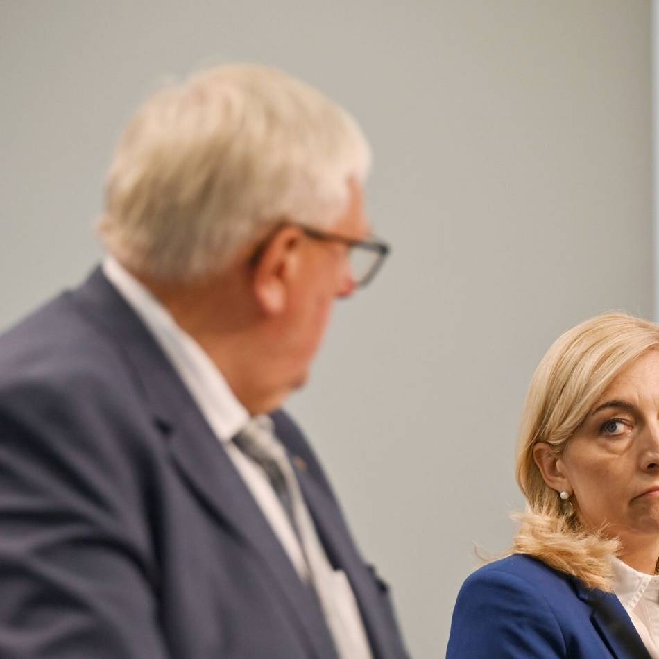 Laumann will gleiche Einschnitte wie bei Kassenpatienten