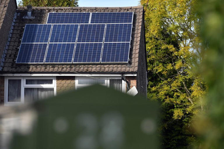 EON Next offering households up to £700 off solar and battery installs