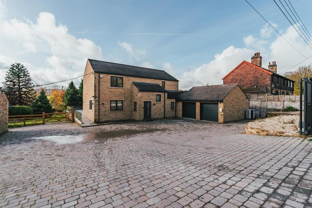 Peak District property in desirable setting is on the market for £1 ...