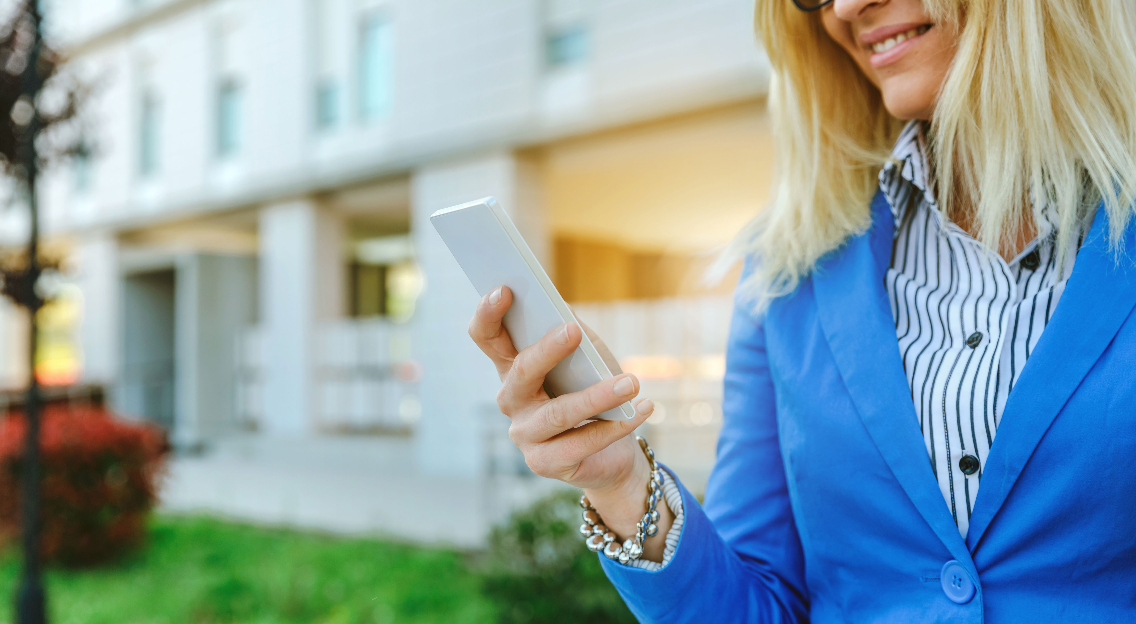 ‘Housefishing’: Home buyers are getting duped by AI-altered real estate ...